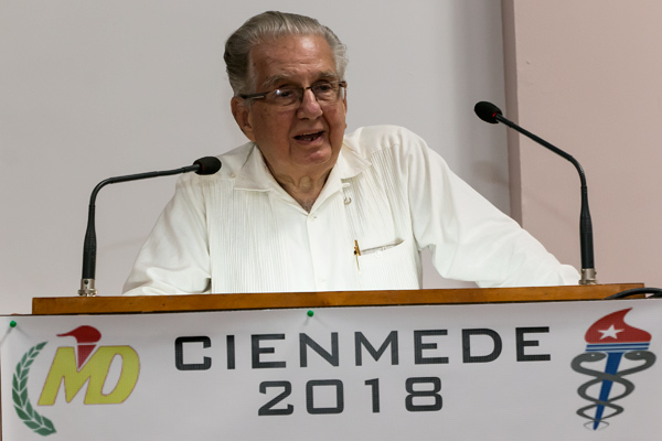 Fallece el eminente doctor ortopédico Álvarez Cambra