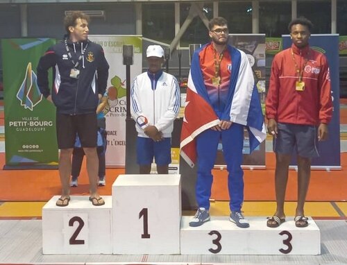 Cubanos en podio del torneo de esgrima en Guadalupe